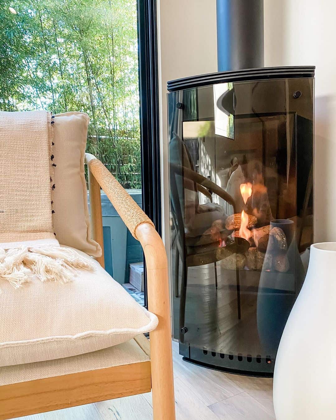 29 Fireplace Seating Ideas for the Ultimate Relaxing Space