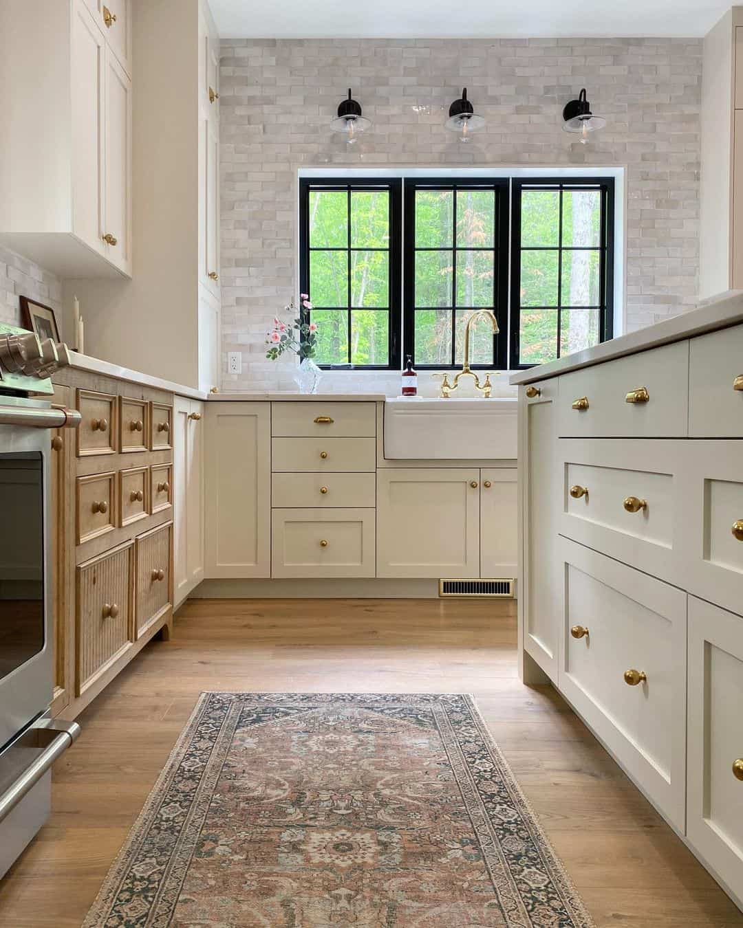 34 Modern Farmhouse Kitchen Ideas to Fall in Love With