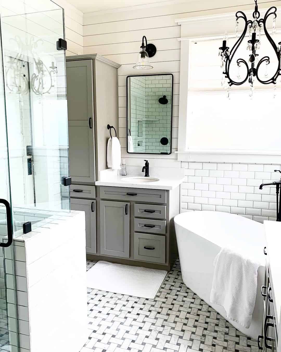 Shiplap and Subway Tile Bathroom Walls - Soul & Lane