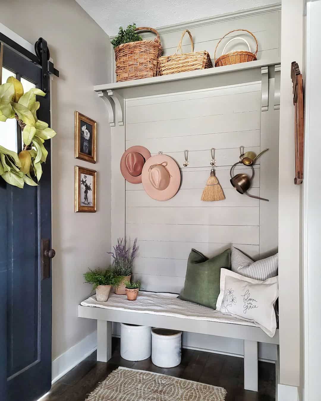 34 Useful Tips to Utilize Mudroom Hooks