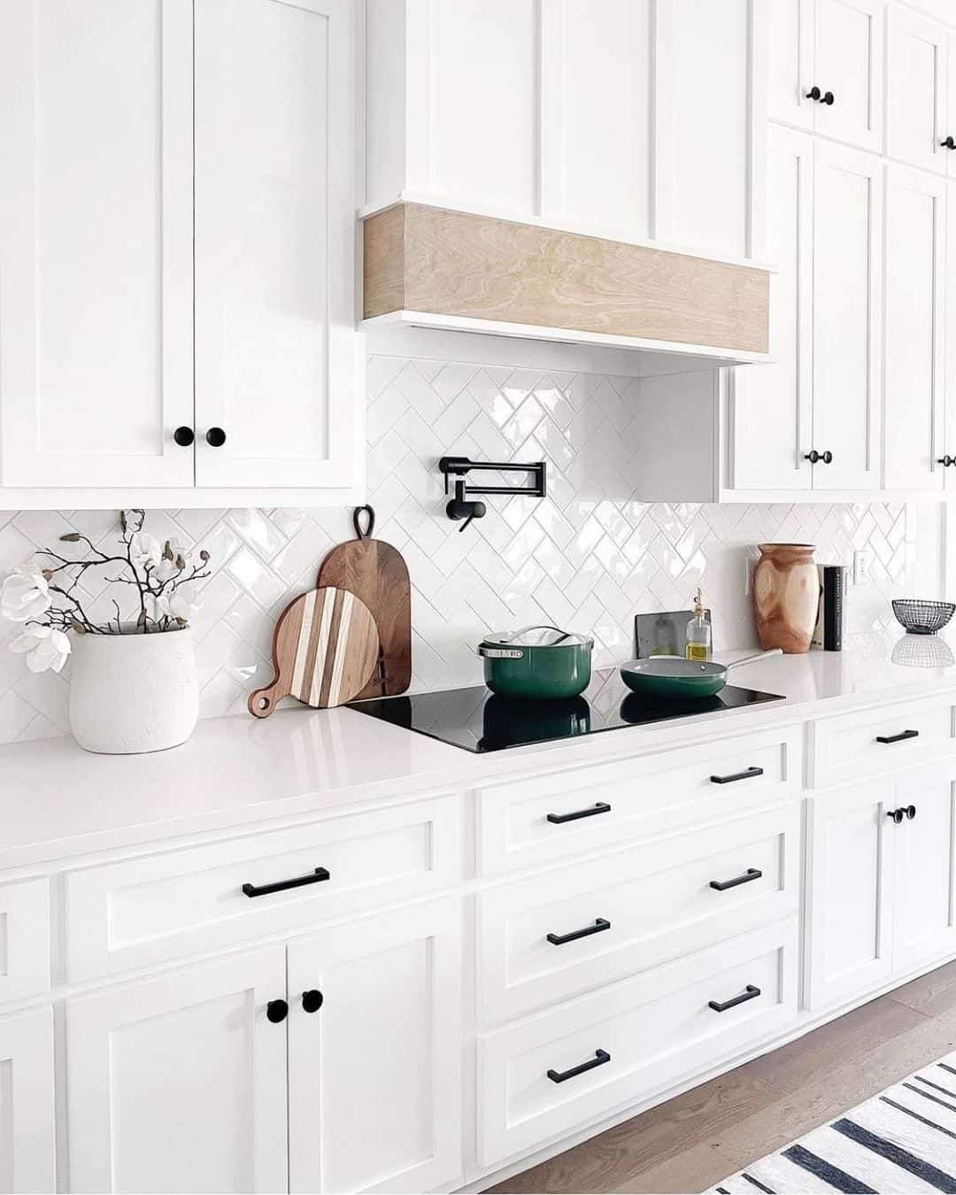 30 Herringbone Backsplash Kitchens That Look So Dynamic