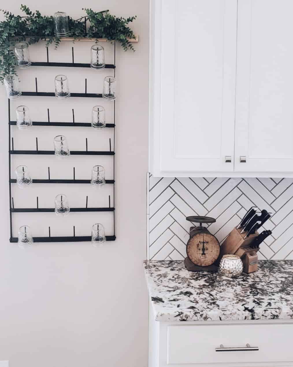 21 Classy Herringbone Subway Tile Rooms You Need to See