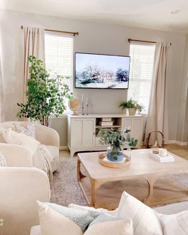 33 Ivory Curtains to Lighten Your Home