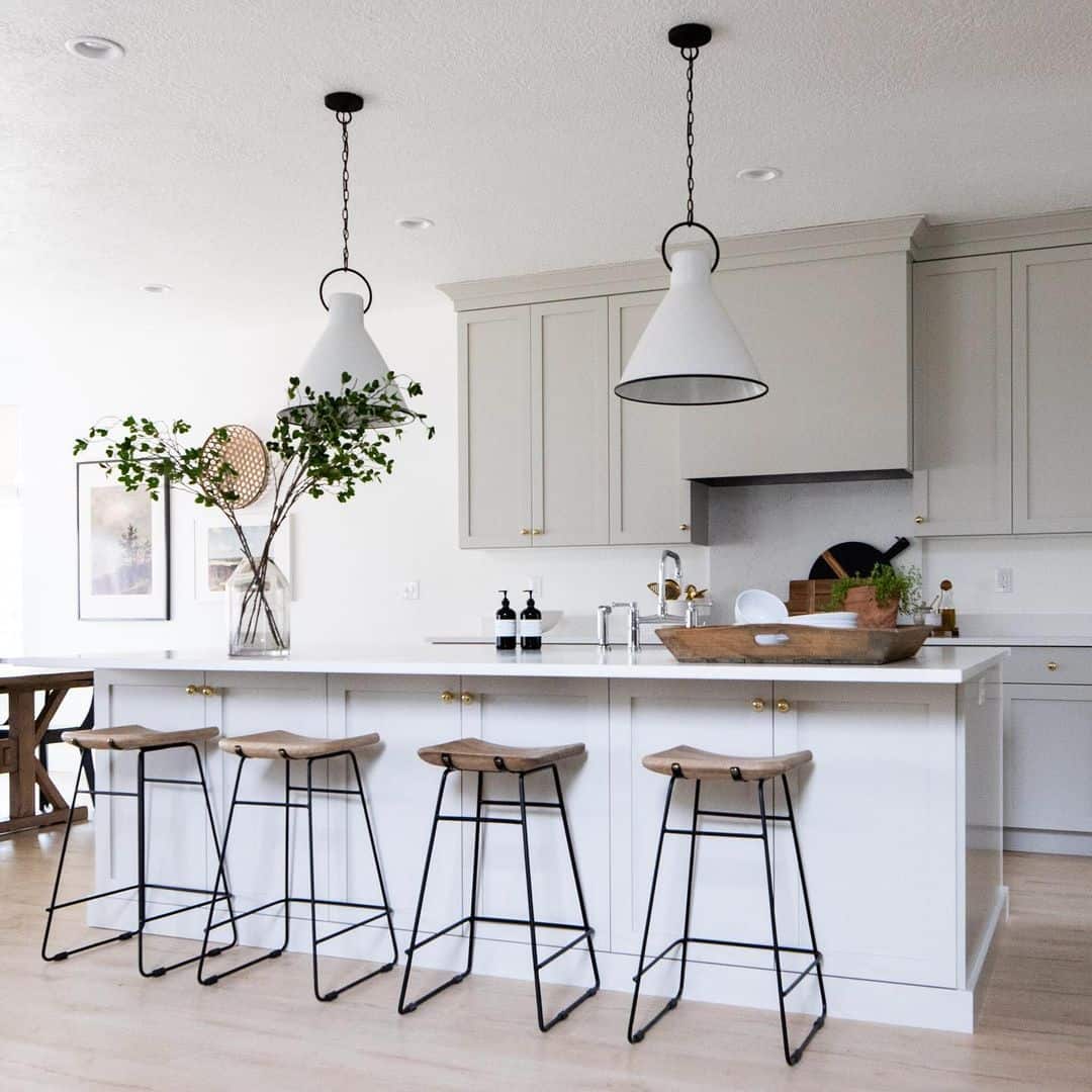 18 Beige Kitchen Cabinets That Are an Alternative to White