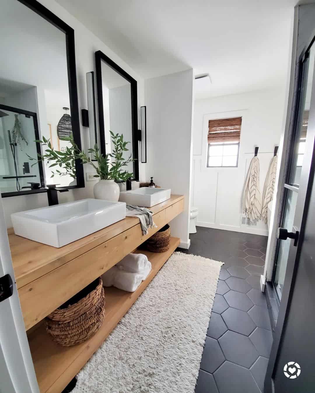 24 Stunning Black Bathroom Floor Designs for a Modern Look