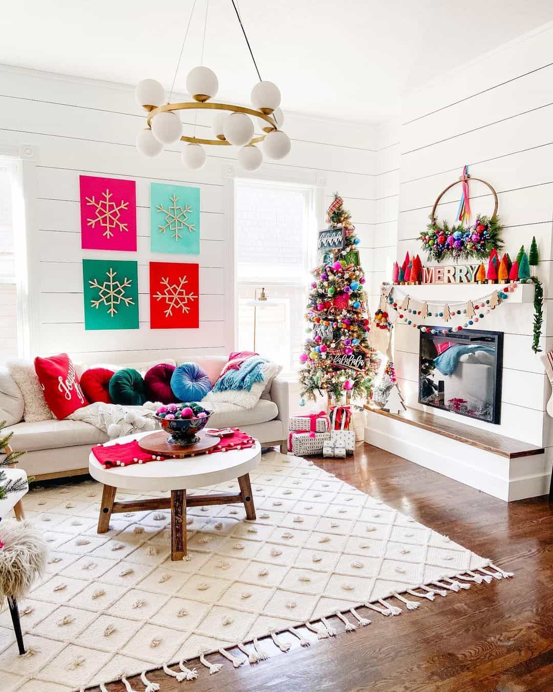 49 Pencil Christmas Tree Decorating Ideas This Holiday Season