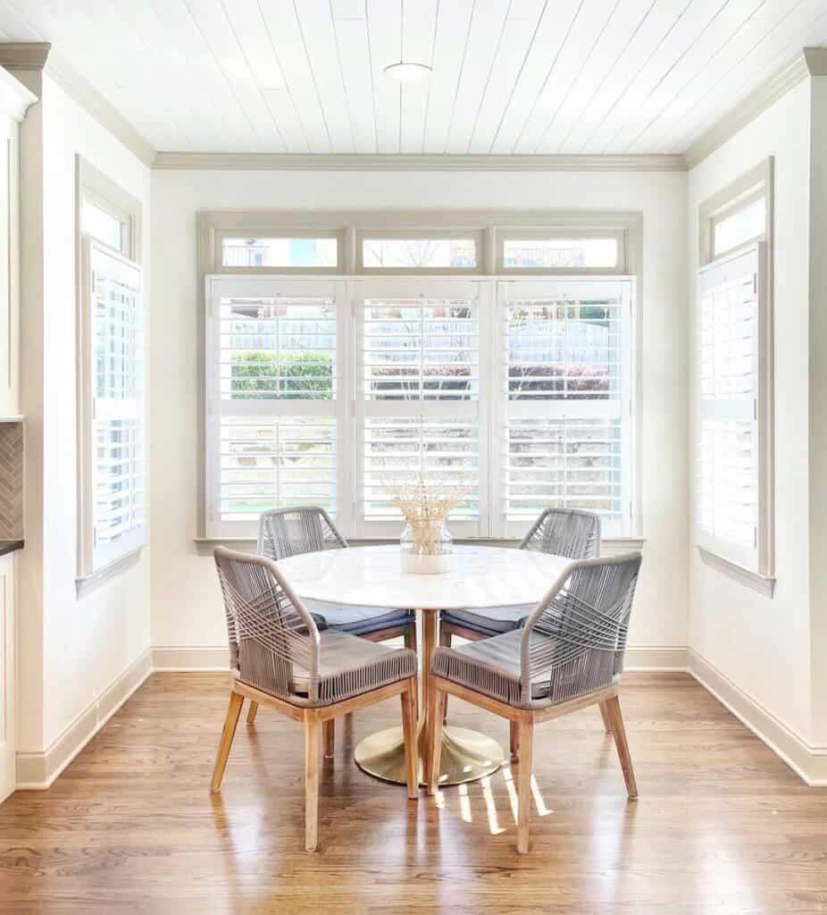 Contrast Painted Window Trim - Soul & Lane