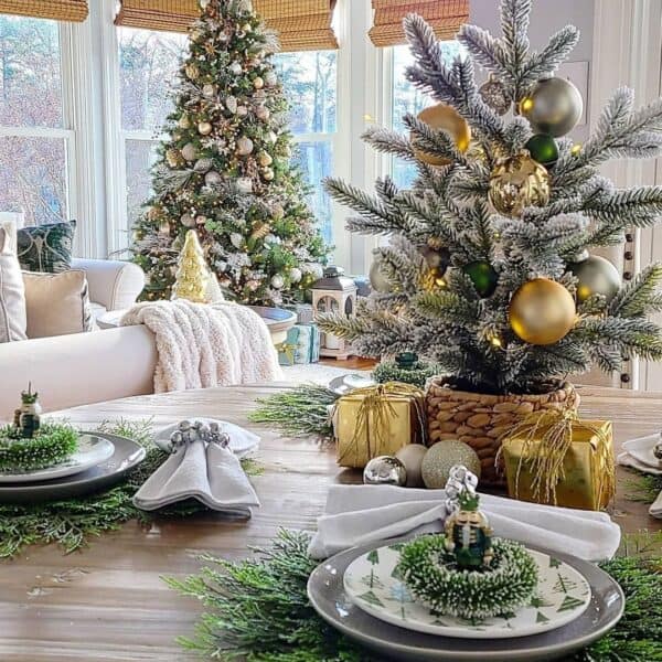 51 Stunning Gold Christmas Tree Decorations for a Merry Home