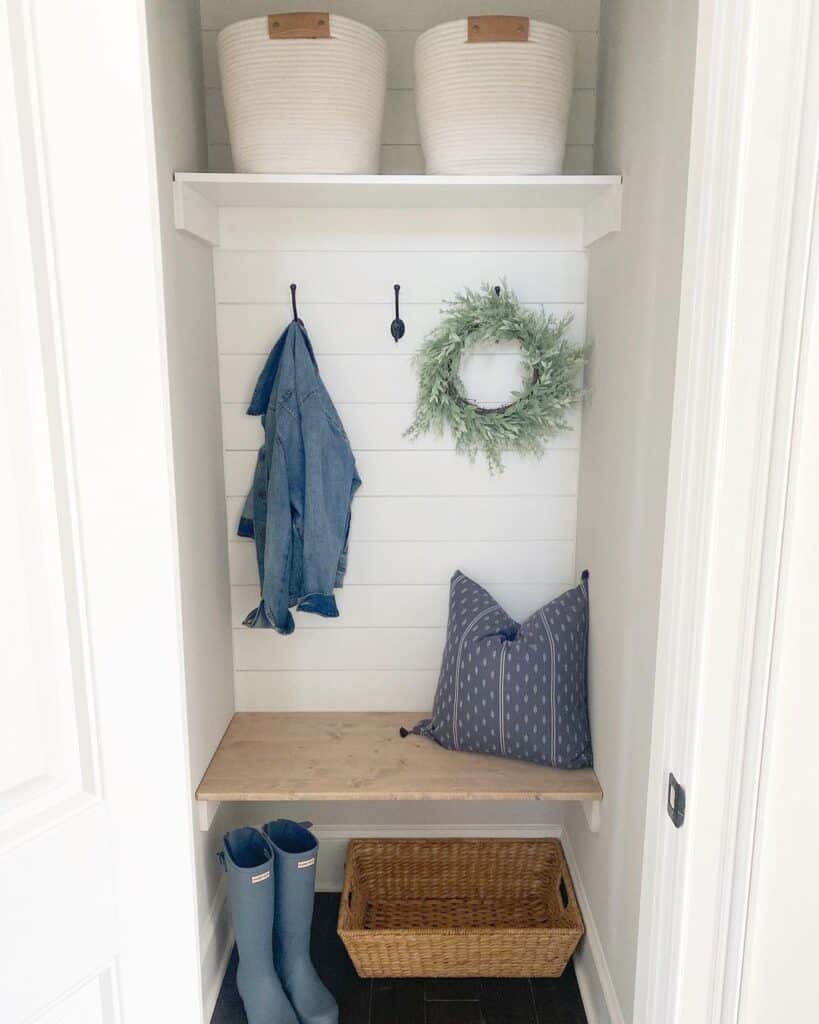 27 Mudroom Bench with Storage Solutions to Organize Your Home