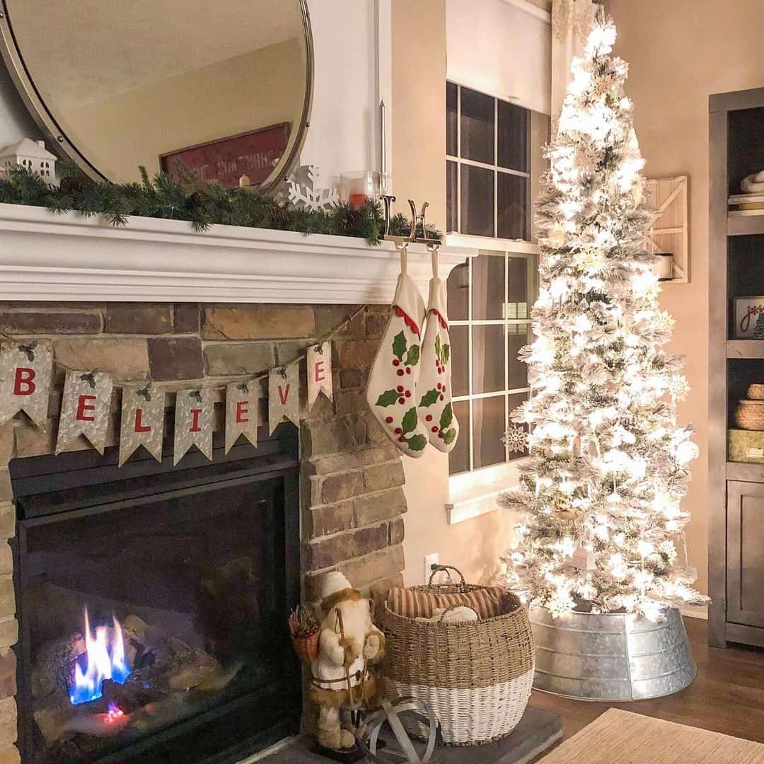 49 Pencil Christmas Tree Decorating Ideas This Holiday Season