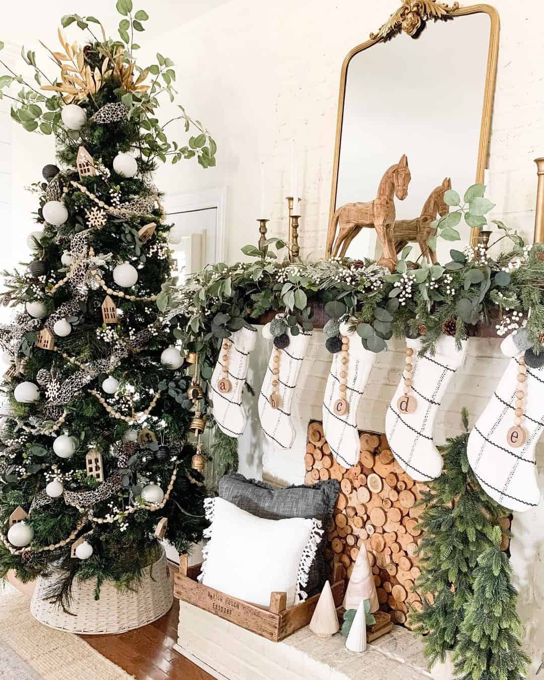 35 Christmas Stockings That Will Have You Dreaming of a White Christmas
