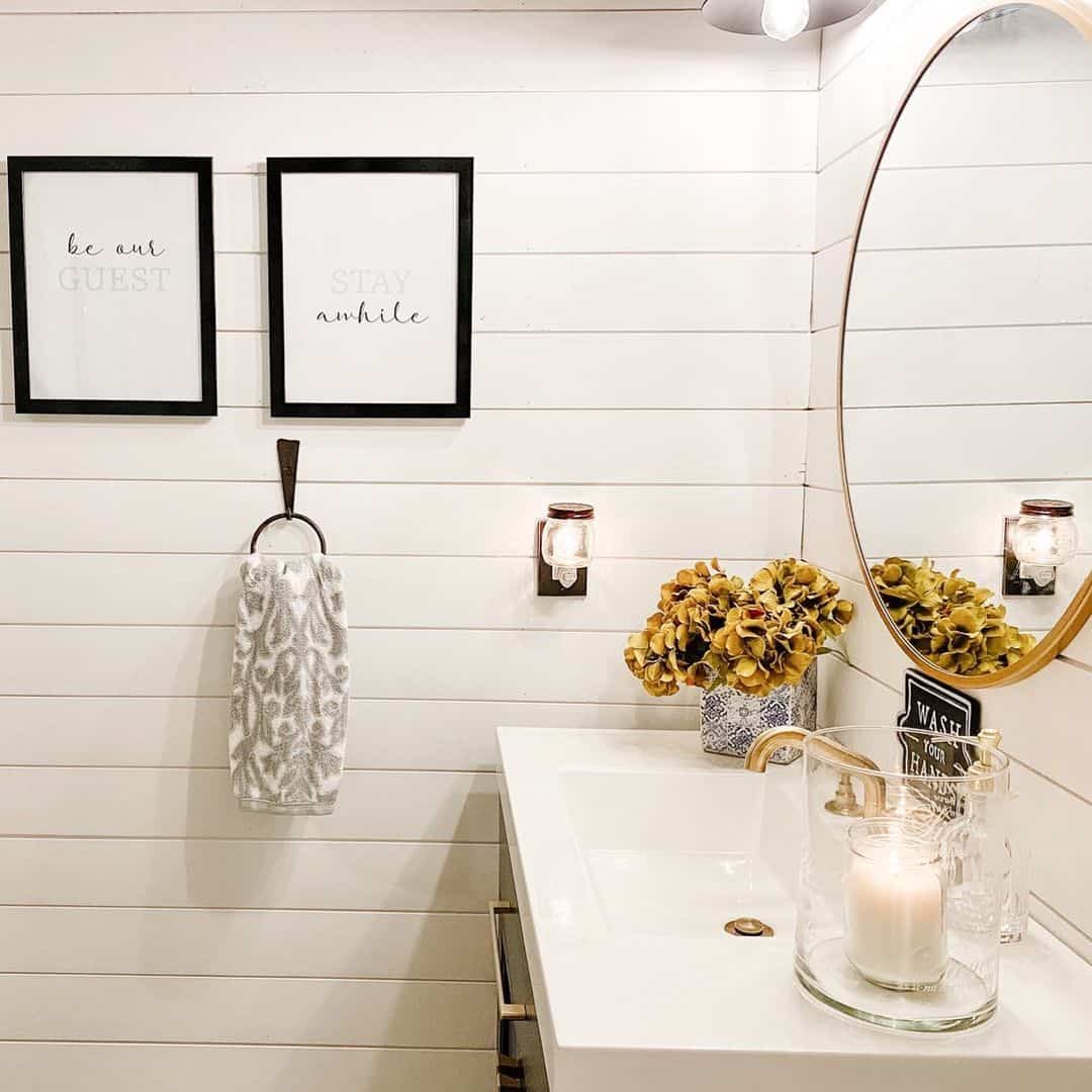 28 Ways Shiplap is Elevating These Farmhouse Bathrooms