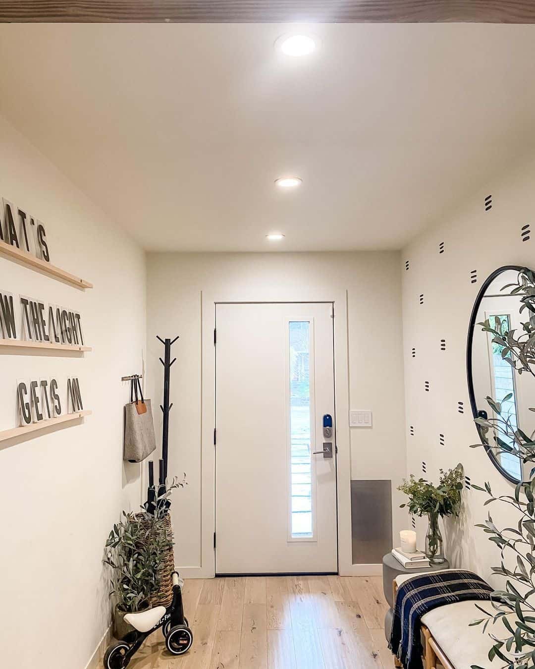 45 Entryway Mirror Ideas That Make an Impression