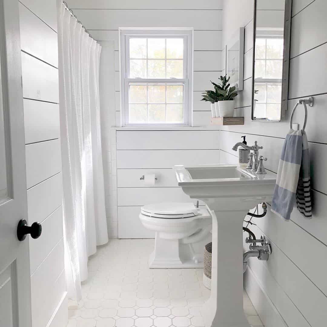 Small Farmhouse Shiplap Bathroom - Soul & Lane