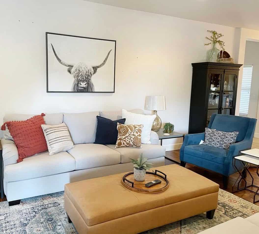 35 Ottoman Decor Ideas to Replace Your Coffee Table