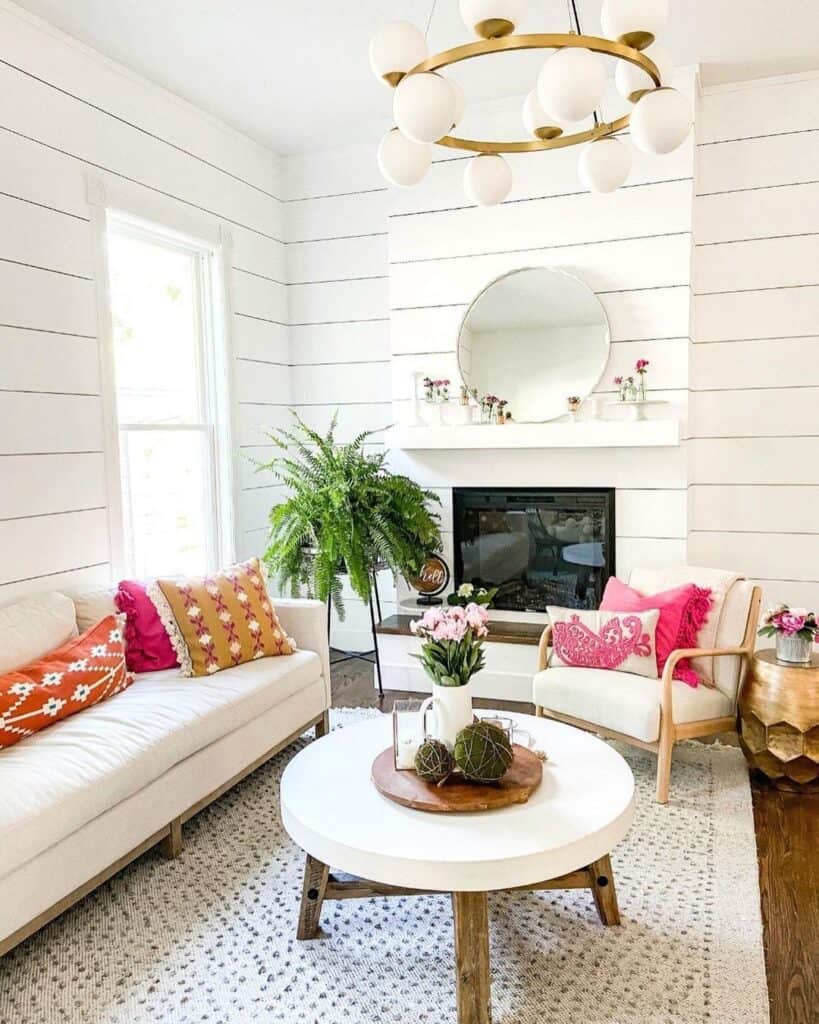 35 Wow-Worthy Examples of Round Coffee Table Décor