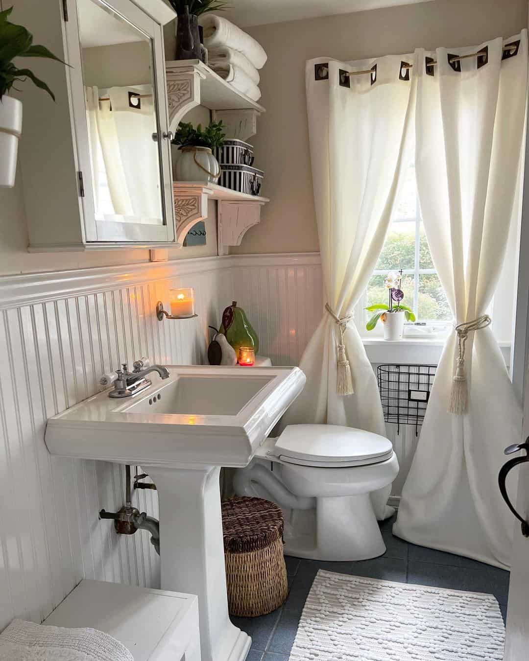 19 Beadboard Bathroom Ideas That Will Never Go Out of Style