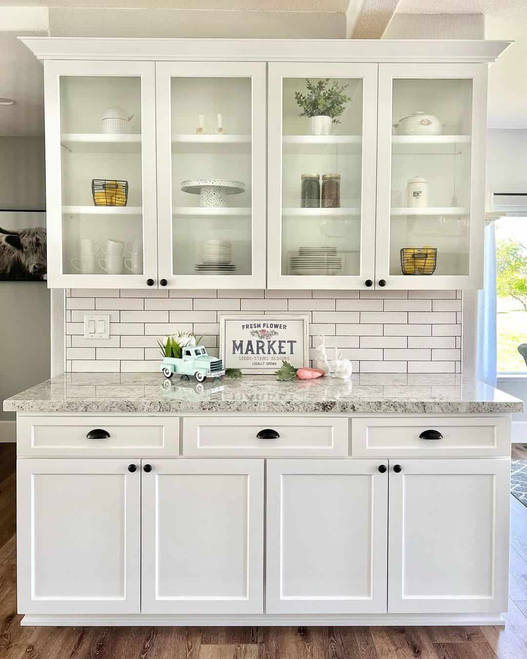 32 Ideas For Upper Kitchen Cabinets With Glass Doors That Impress