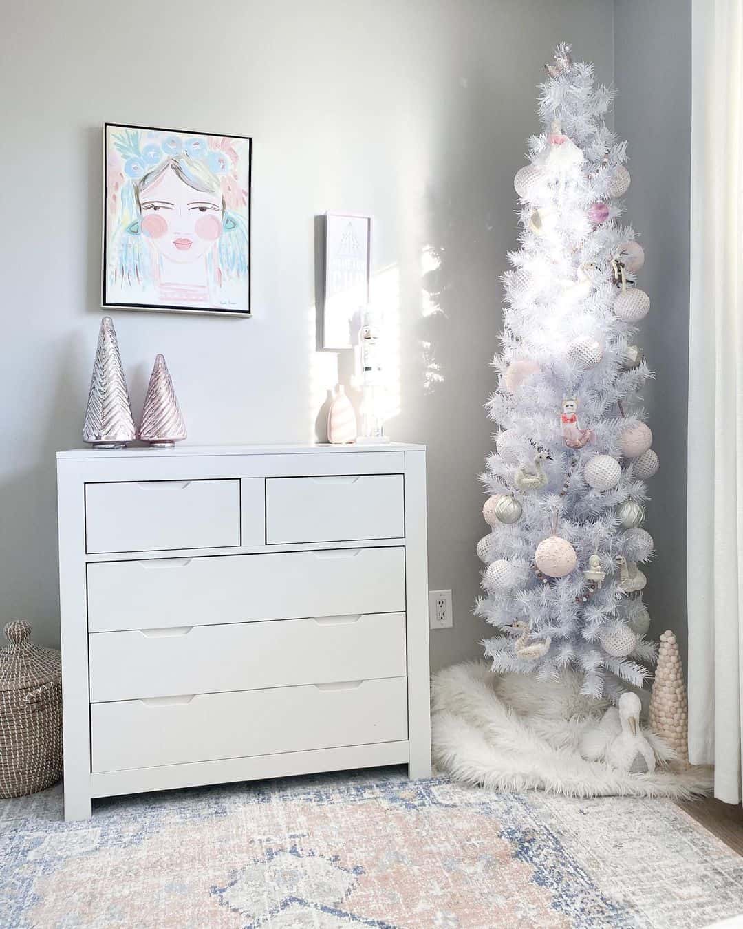 49 Pencil Christmas Tree Decorating Ideas This Holiday Season