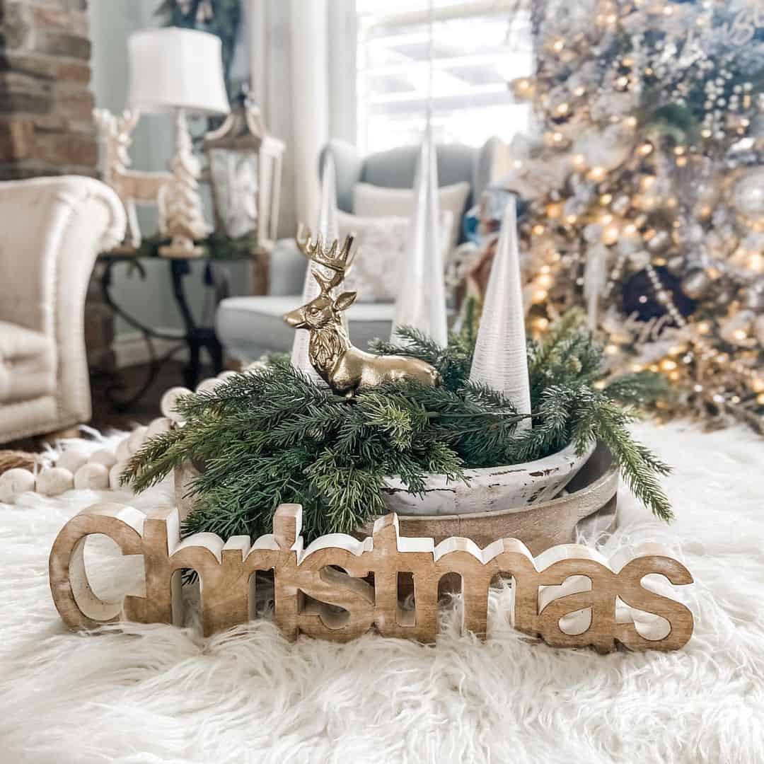 48 Wooden Christmas Decorations to Spruce Up Your Home