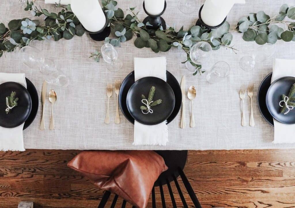 Black and White Table Setting and White Candles on Black Candlesticks ...