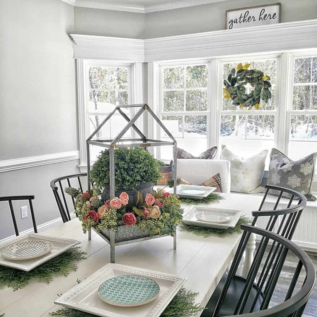 Dining Room Window Bench with Bay Windows - Soul & Lane