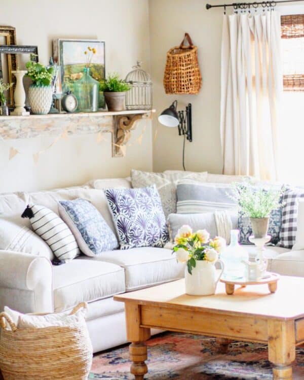 32 Shelf Décor Ideas to Accentuate Your Living Room