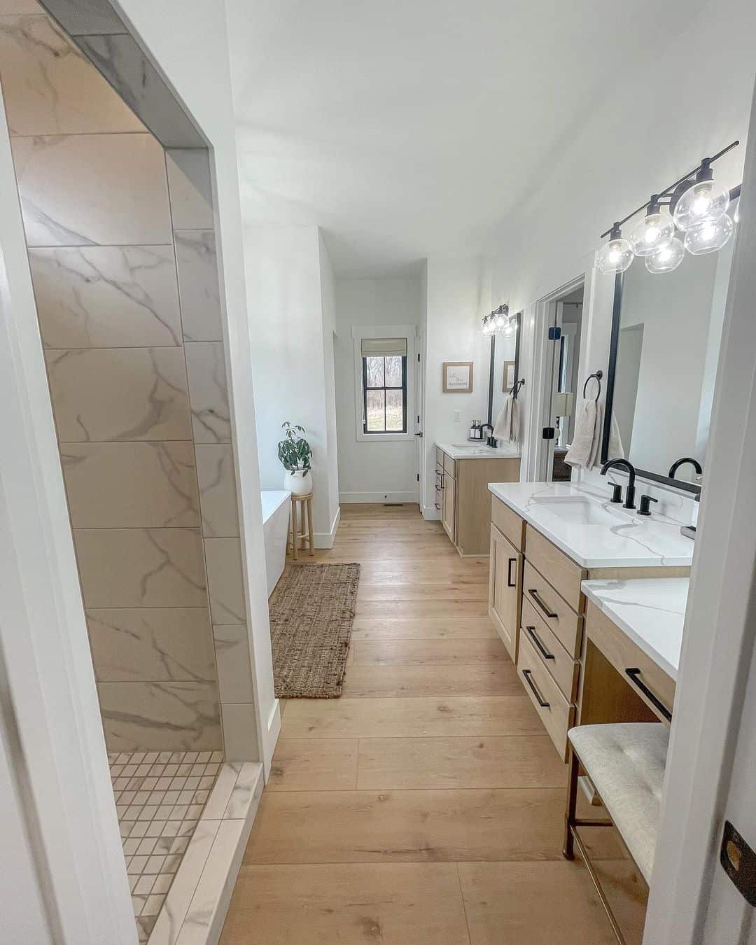 35 Radiant Bathroom Lighting Ideas Over Mirror