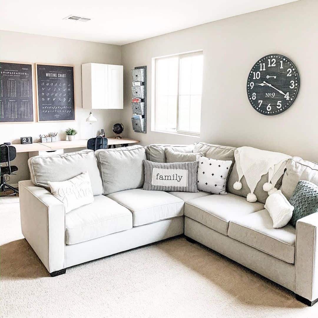 34 Ways to Create a Comfortable Space with a Farmhouse Sofa