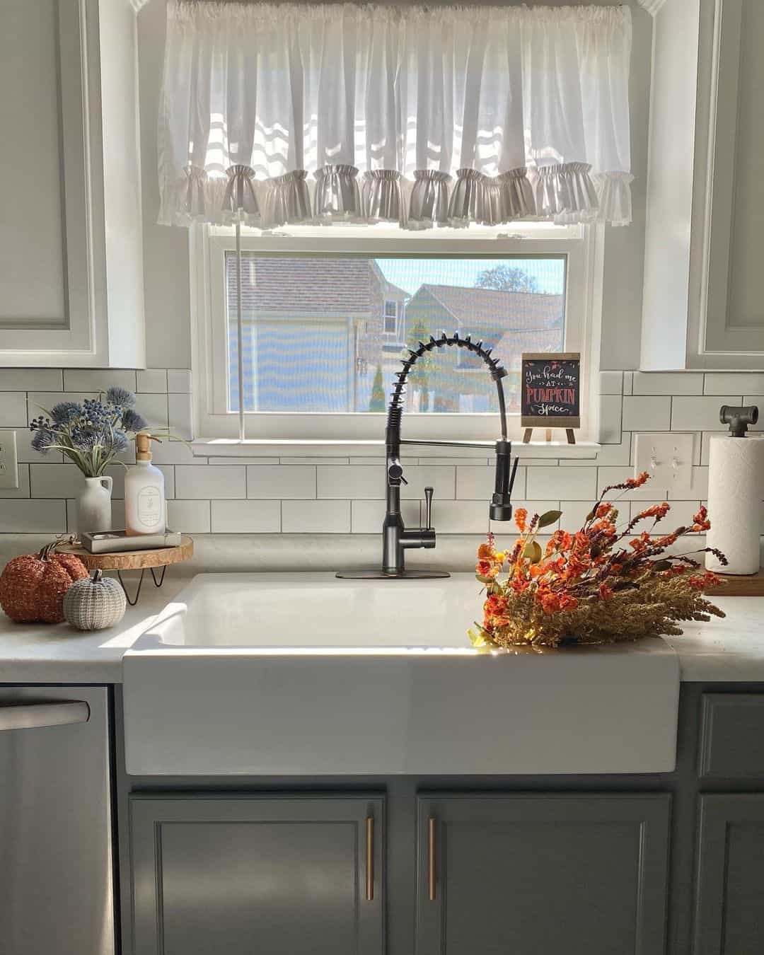 Modern Farmhouse Kitchen with Hints of Fall - Soul & Lane