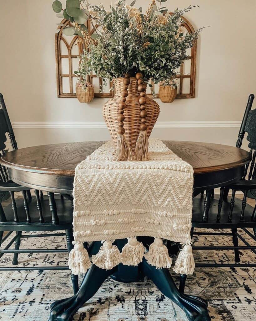 35 Farmhouse Table Runners to Put Your Tablescape on Fleek