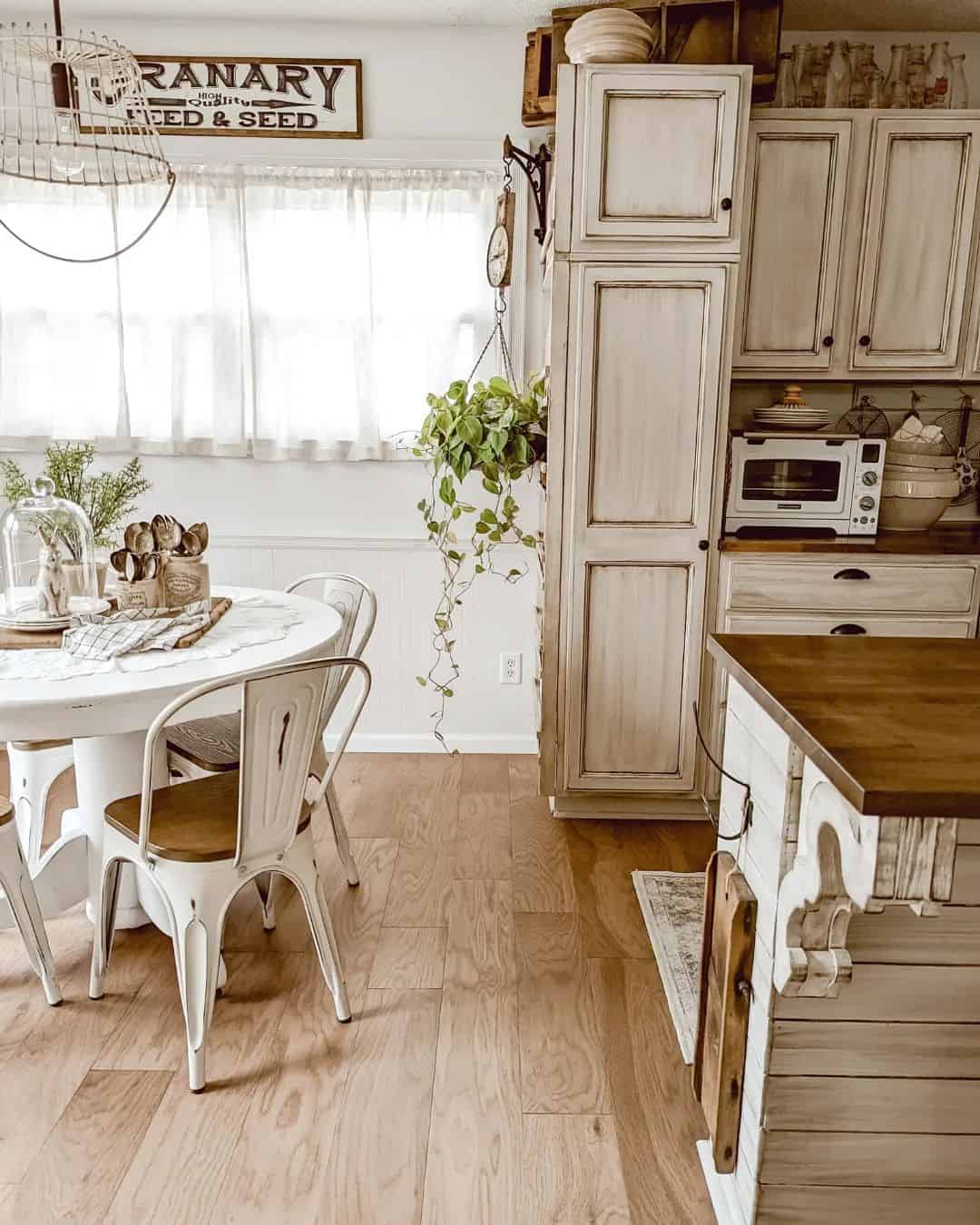 36 Fabulous Kitchen Table Decor Ideas to Beautify Your Space