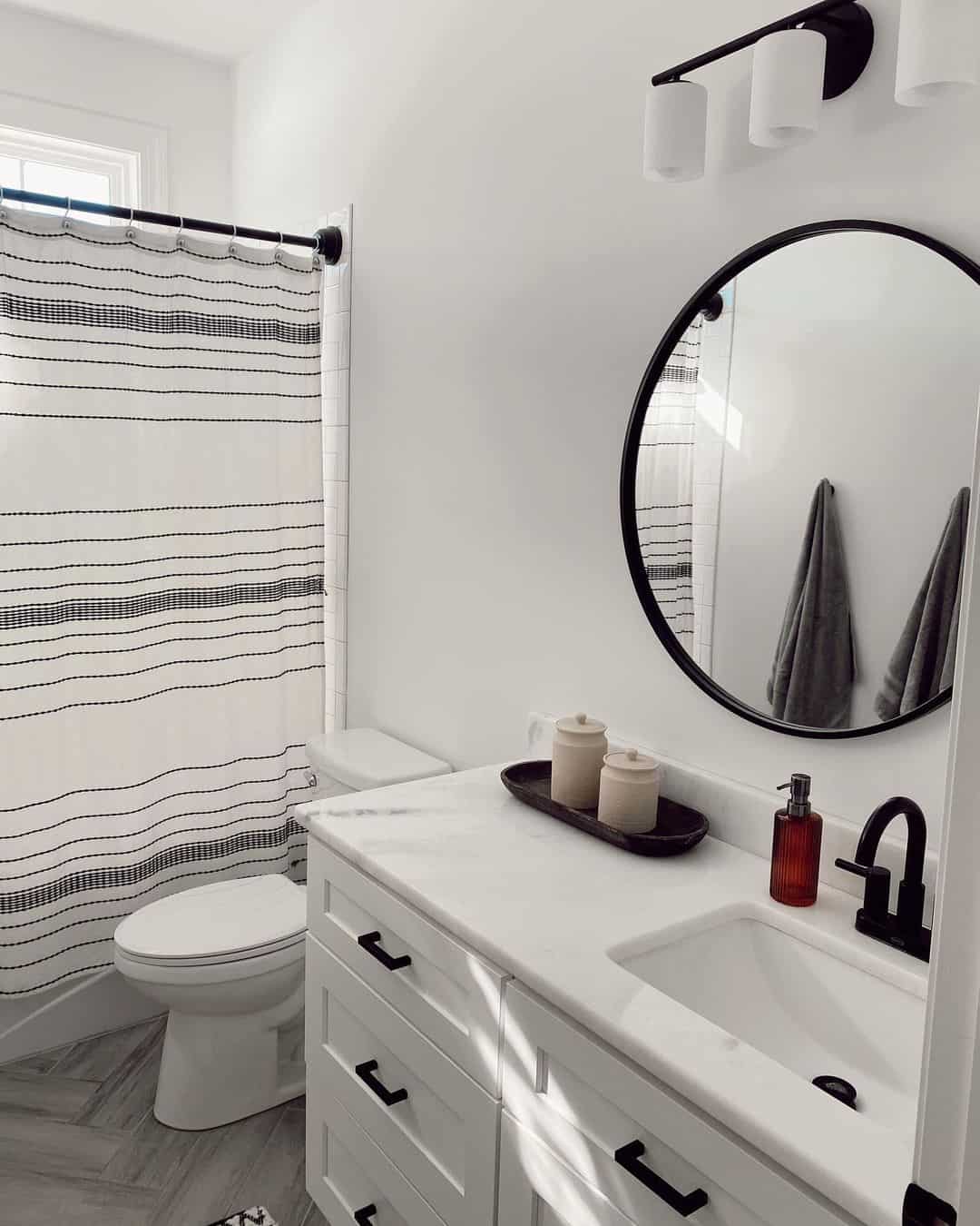 21 Shower Window Ideas to Add a Splash of Natural Light