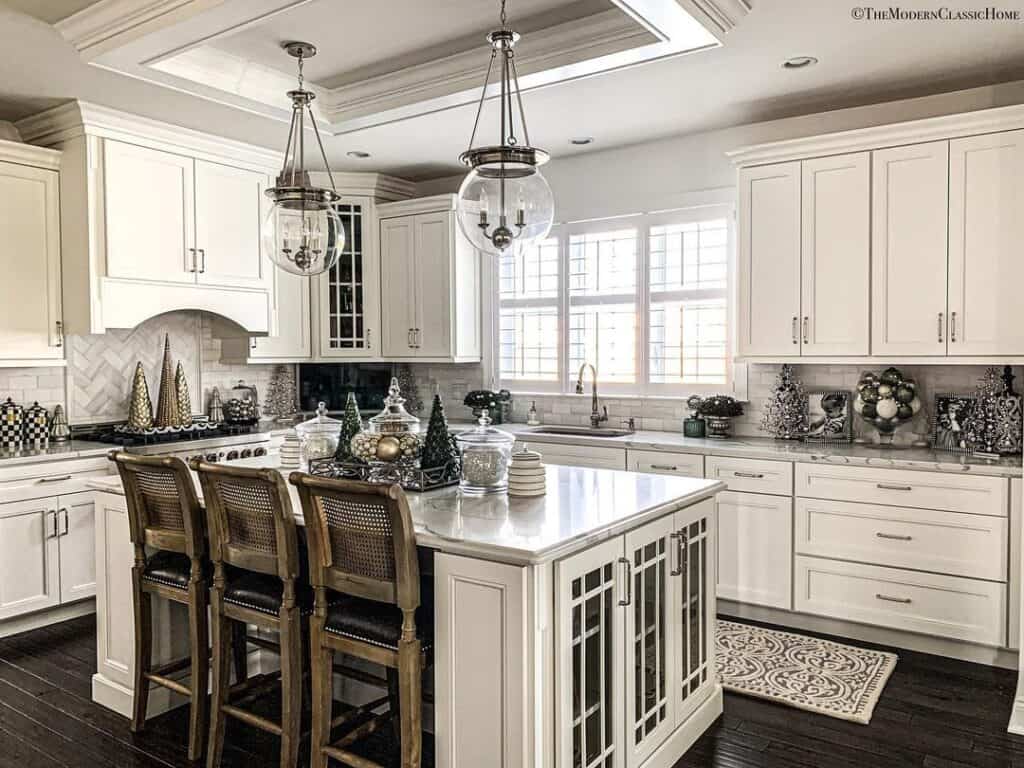 28 Modern Kitchen Island Lighting Ideas for a Radiant Space