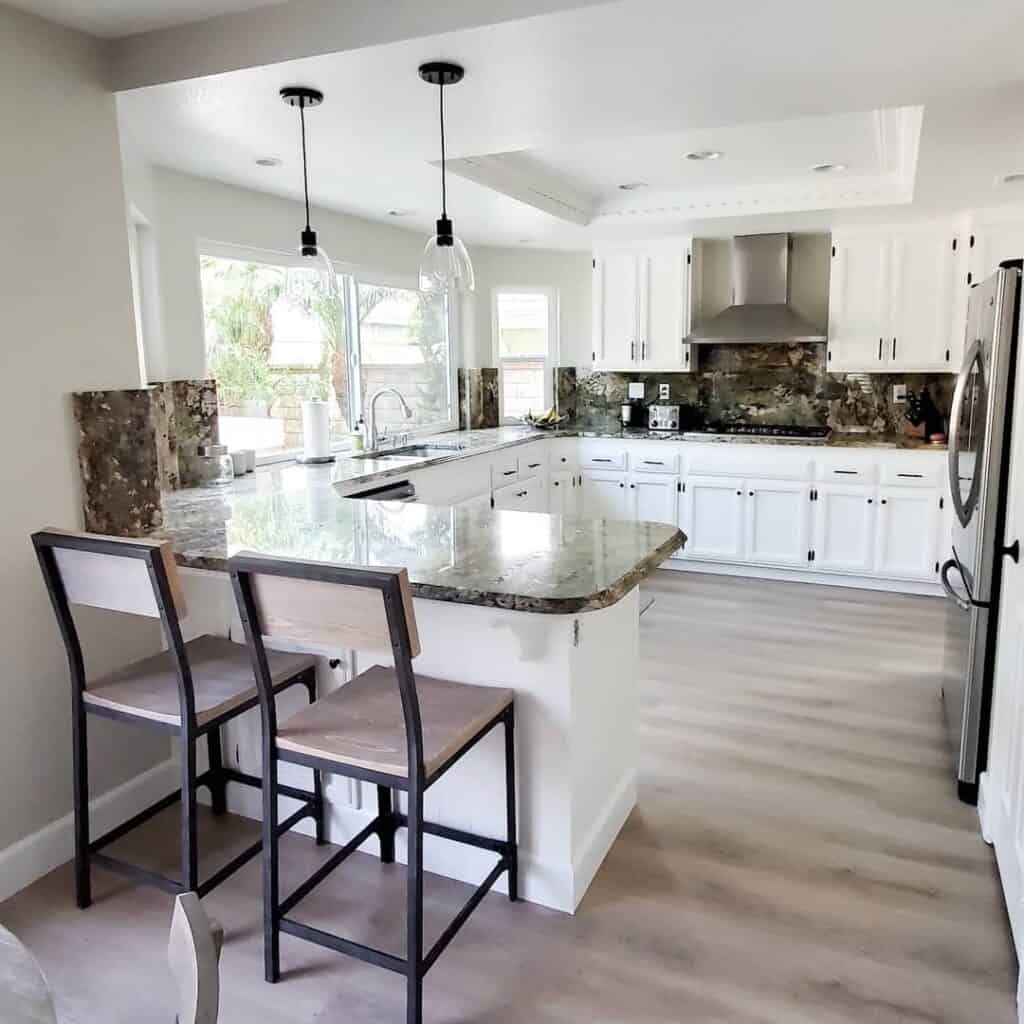 35 Functional Kitchen Peninsula Ideas You Need to See