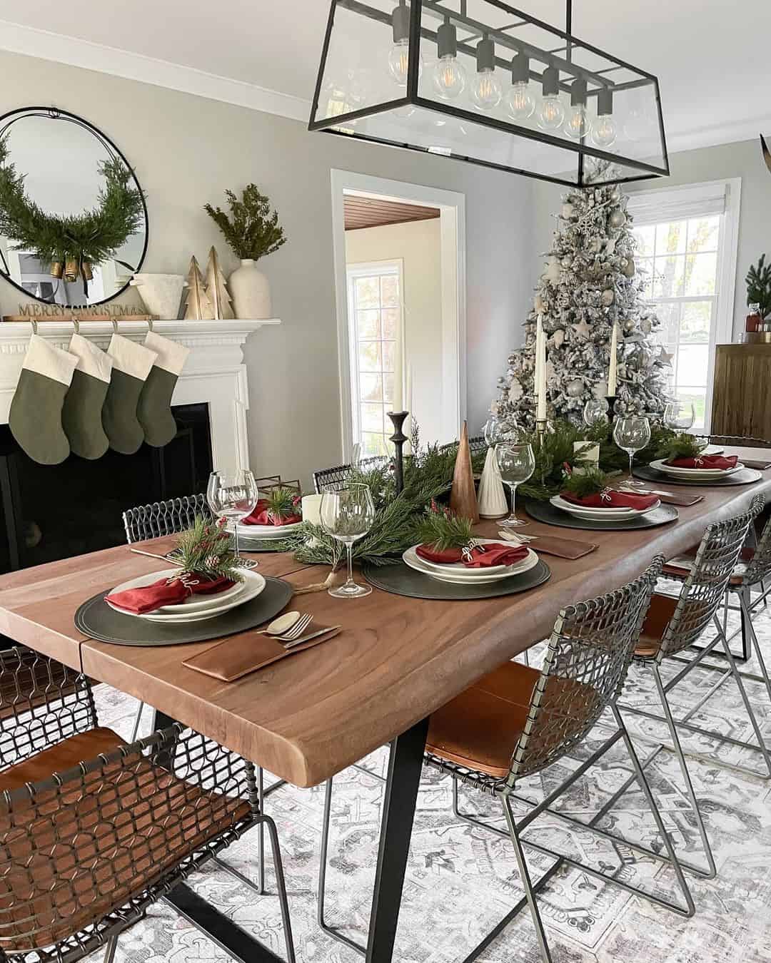35 Christmas Dining Table Decor Ideas for Festive Cheer at Home