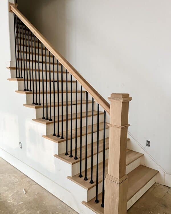 33 White and Wood Staircase Ideas to Step into a Classic Look