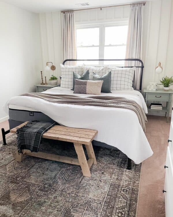 35 Brilliant Bench in Front of a Bed Ideas for a Bedroom
