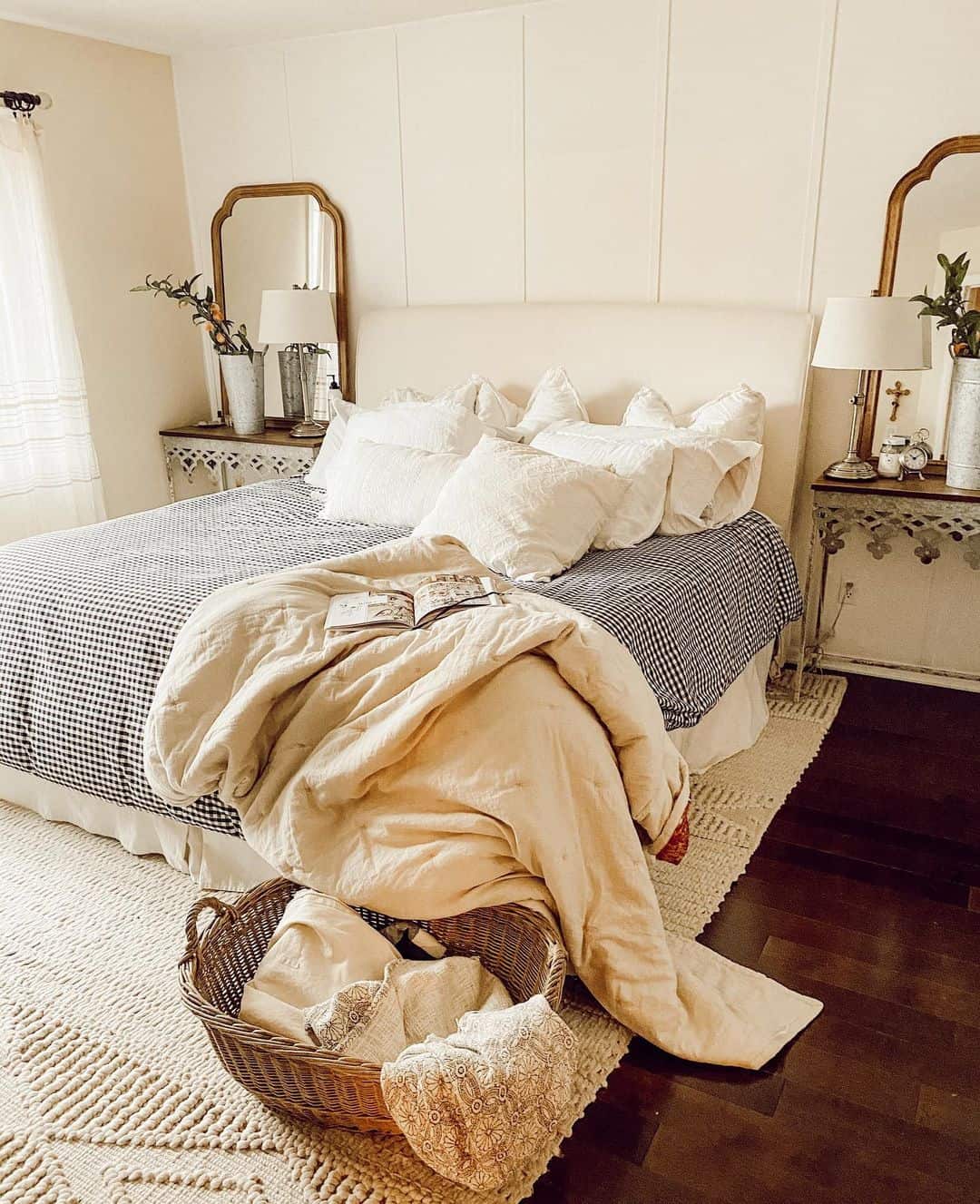 34 Mirrors Behind Nightstands to Compliment Your Bedroom