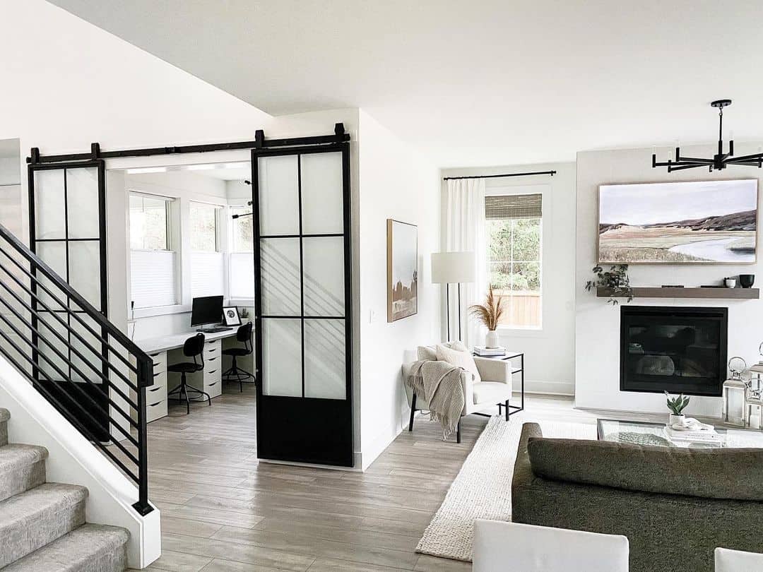 22 Black Barn Door Ideas for a Distinctive Look
