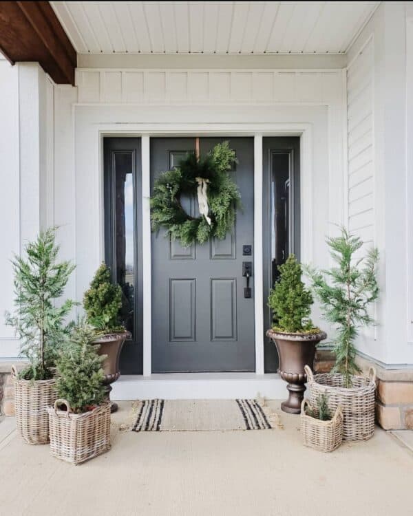 35 Front Door Trim Ideas For Your Entryway