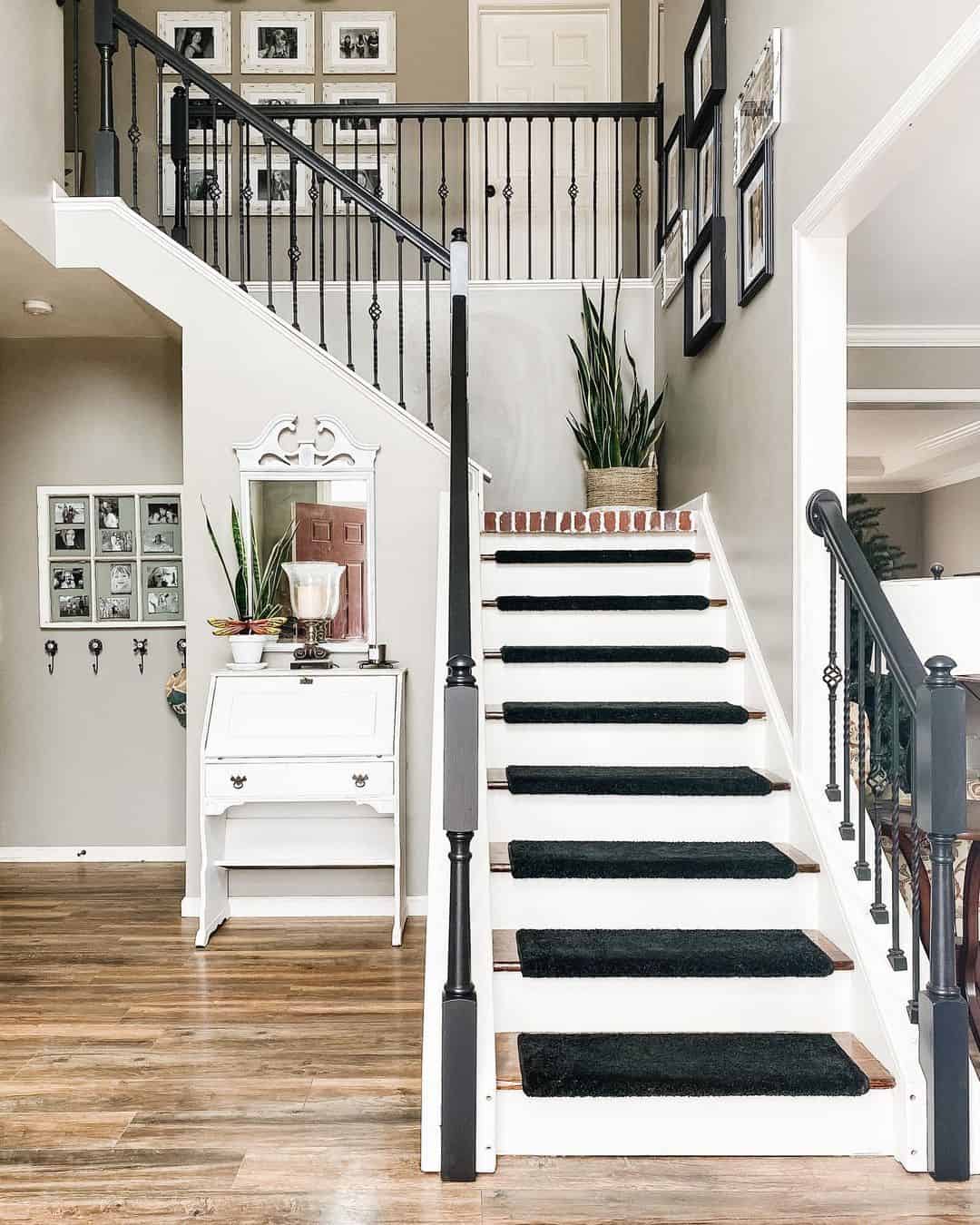 23 Stylish Wood Stair Carpet Runners To Dress Up Your Home