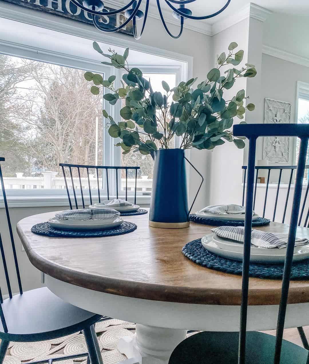 17 Blue Centerpieces to Mix Up Your Next Tablescape