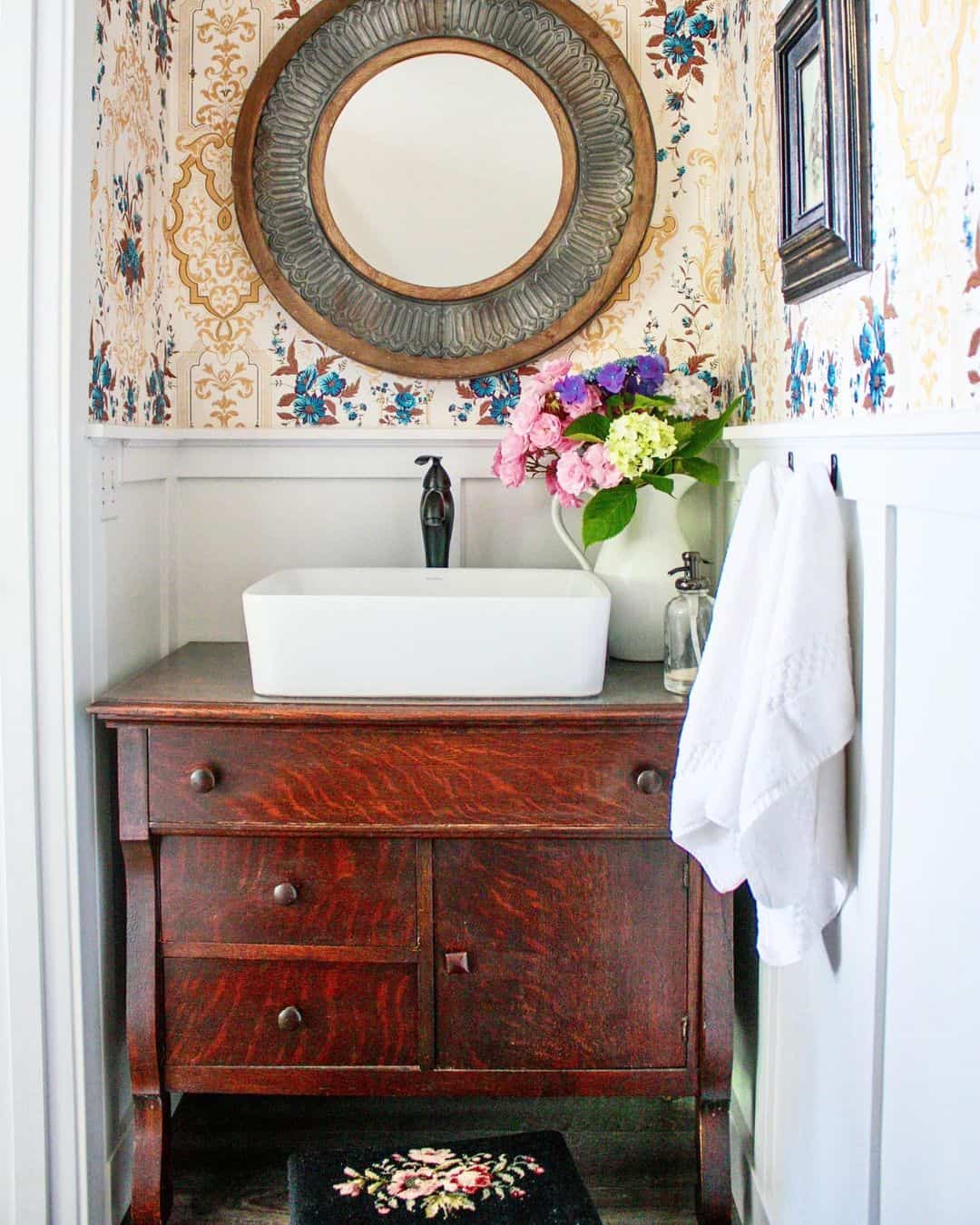 34 Fresh Powder Room Wallpaper Ideas to Transform your Space