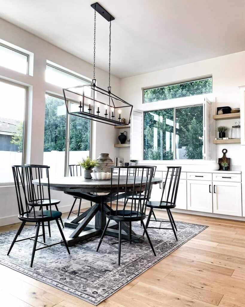 35 Admirable Ideas for Decorating a Round Dining Table