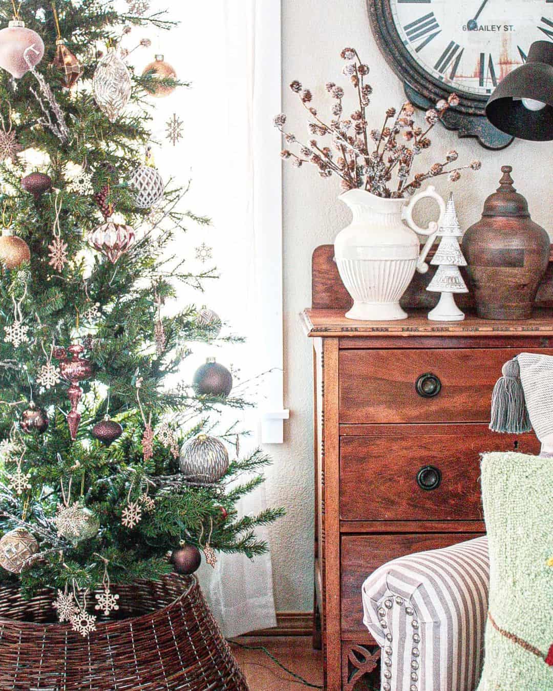 39 Woven Tree Collar Ideas for the Modern Christmas Tree