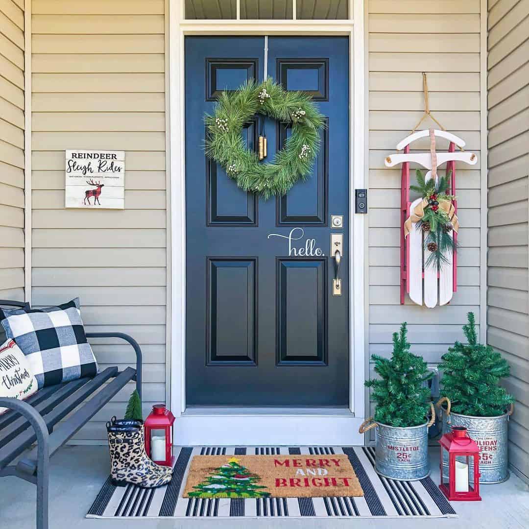 35 Front Door Trim Ideas For Your Entryway