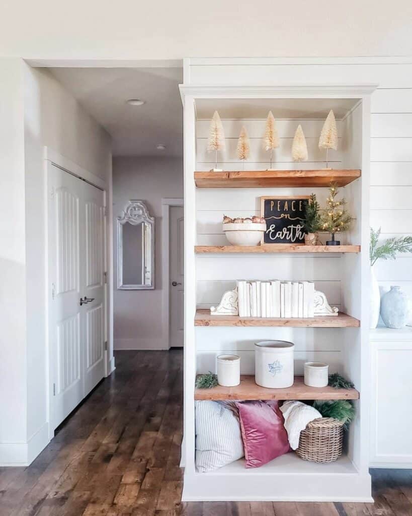 33 Recessed Hallway Lighting That Streamlines Narrow Spaces