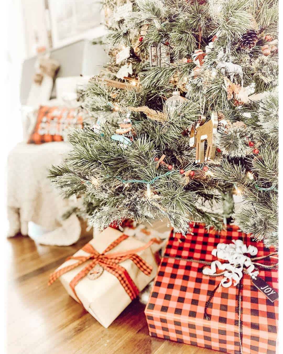 35 Buffalo Check Christmas Décor Ideas to Celebrate the Holidays