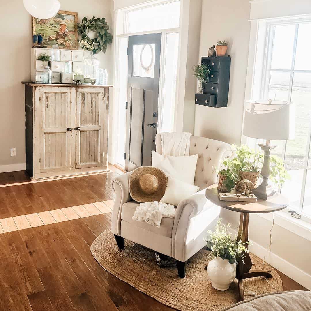 23 Charming Beadboard Cabinets that Dress Up Your Home